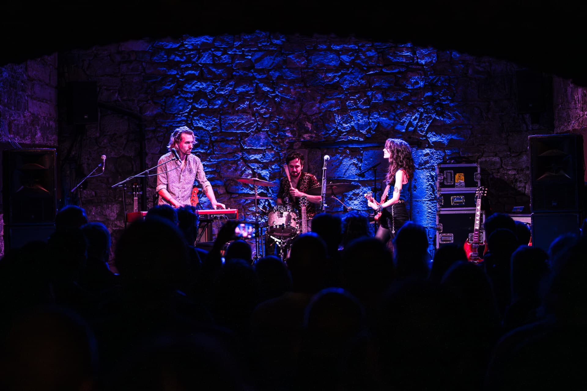 Madison Galloway – LIVE at The Caves, Edinburgh – a review - Blues ...